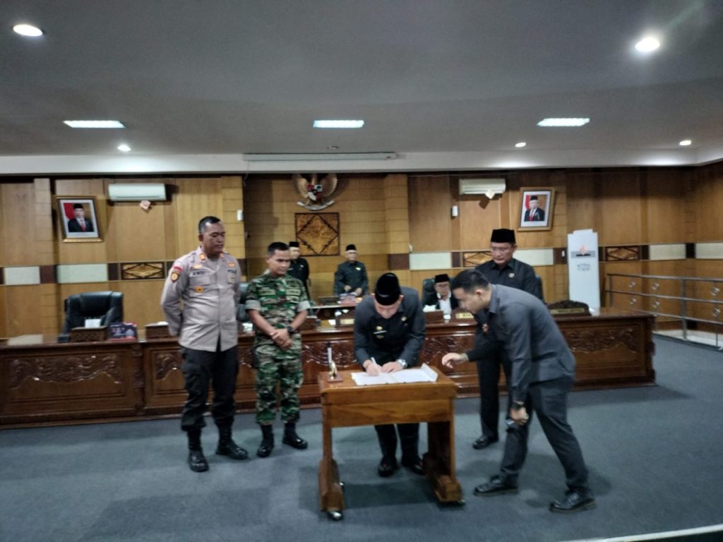 Rapat Paripurna Masa Persidangan Ke 1 Thn Sidang 2022 Pengesahan KUA dan PPAS 2022 Rancangan ...